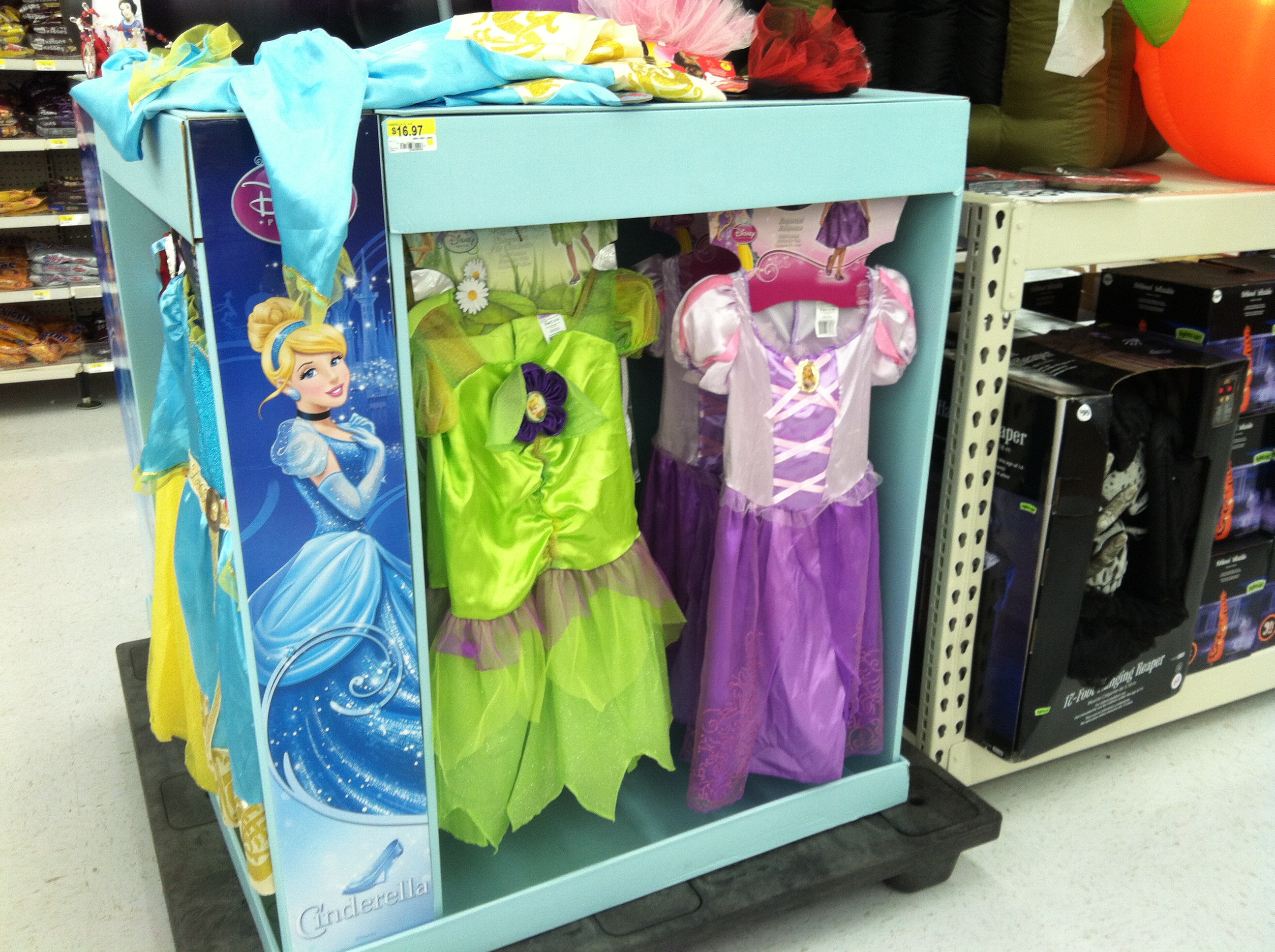 Cnderella Display at Walmart #DisneyPrincessWMT - A Day in Motherhood