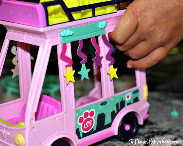 Littlest Pet Shop Shuttle Vehicle Review & Giveaway